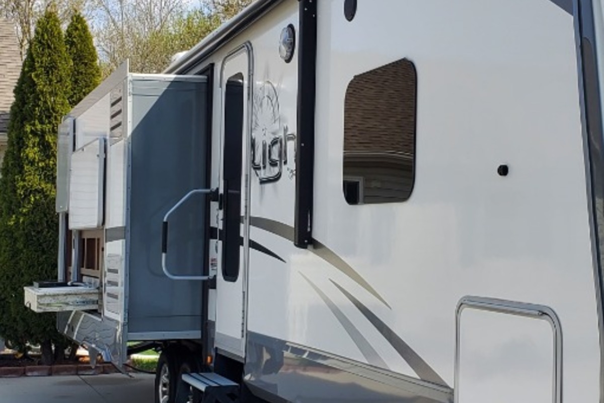 2017 Highland Ridge Open Range Light LT272RLS in Otisville, MI